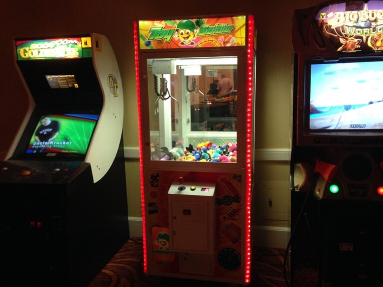 32″ Toy Soldier Claw Machine – Arcade Amusements