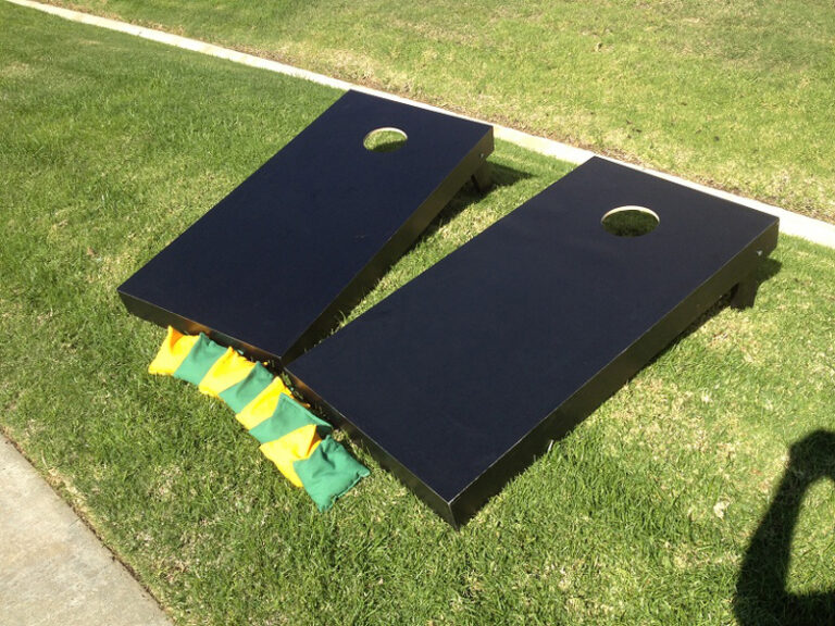 Corn Hole – Arcade Amusements
